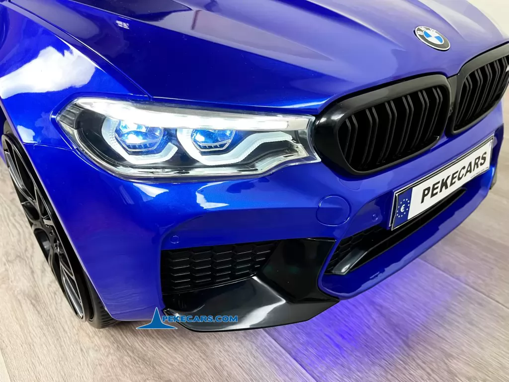 BMW M5 24V con Pantalla MP4 Azul metalizado